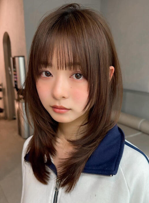 【大人に人気の髪型】ふんわりお洒落ミディアムヘア3選 (MAQUIA ONLINE) - Yahoo!ニュース