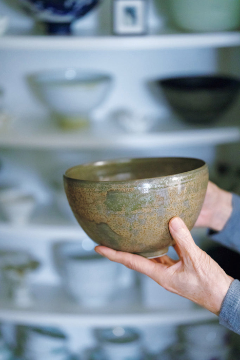 料理家・栗原はるみ「好きな器を見せる飾り棚」にあるお気に入りの器5つ (webマガジン mi-mollet) - Yahoo!ニュース