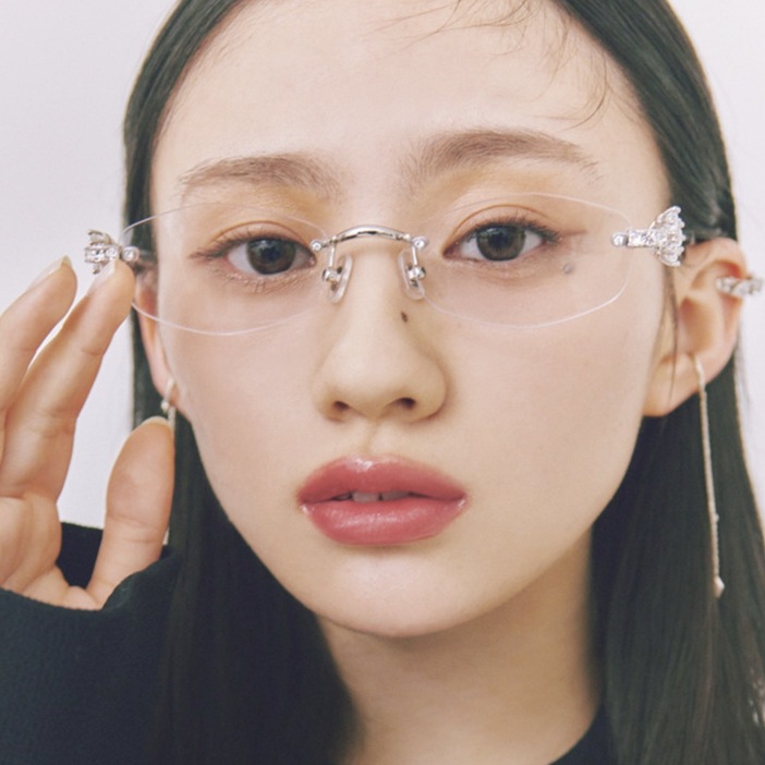 【乃木坂46】川﨑 桜の魅力を筒井あやめが引き出す♡「ダークな雰囲気のさくたんも見てもらいたい」｜bis (magacol) - Yahoo!ニュース