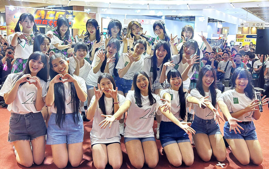 KLP48、2期生13人サプライズお披露目 ファン熱狂「すでに家族みたいな存在」 (日刊スポーツ) - Yahoo!ニュース