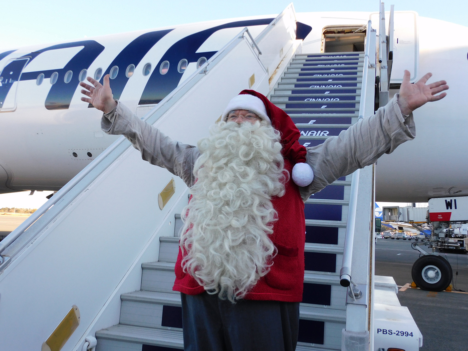 フィンランドからサンタ来日 千葉県成田市〔地域〕 (時事通信) - Yahoo!ニュース