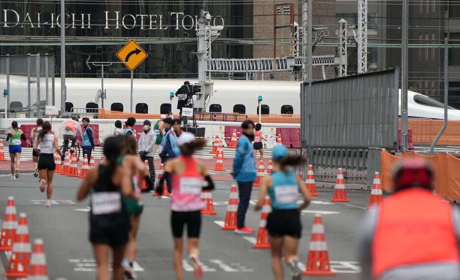 都心の高速道路でフルマラソン、新幹線のすぐそばを疾走 東京デフリンピック陸上競技 (産経新聞) - Yahoo!ニュース