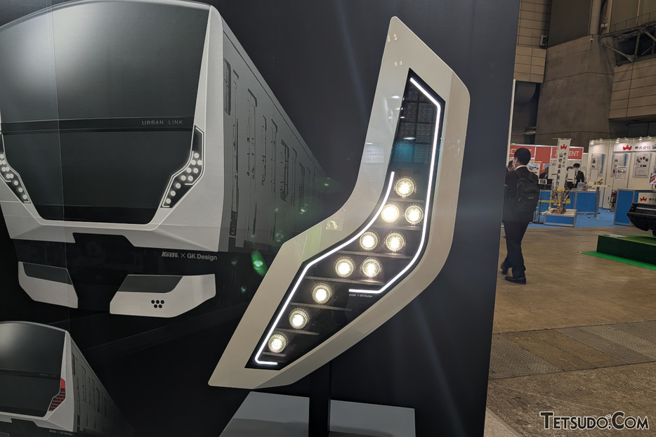 テーブルを自動収納！ 予約なしでは座れません!? コイトが提案する新たな「鉄道用座席」とは【鉄道技術展2025】 (鉄道コム) - Yahoo!ニュース