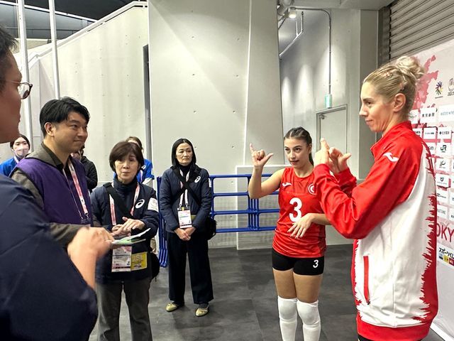 アイコンタクトが生む"言葉を超えた"勝利の力！ デフバレー女子トルコ代表 藤田アナと畑下アナが見た熱戦 (日テレNEWS NNN) - Yahoo!ニュース