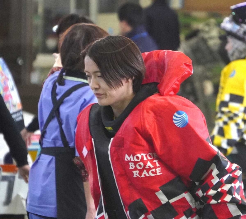 【福岡ボート G2レディースチャレンジカップ】渡辺優美 8Rで3着も不良航法で優出アウト (スポニチアネックス) - Yahoo!ニュース