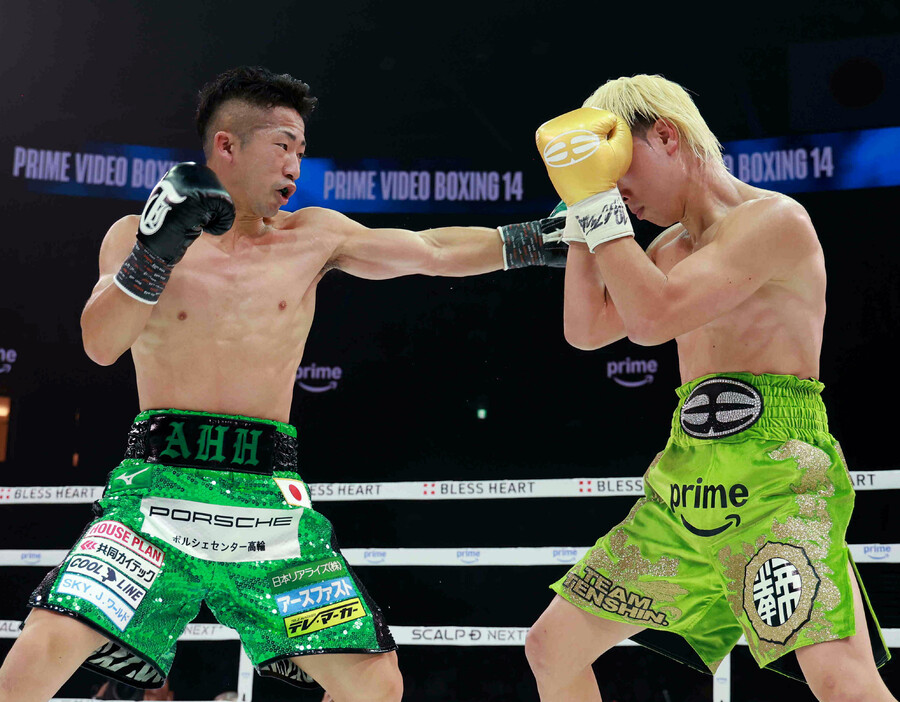 攻める井上拓 ボクシング (時事通信) - Yahoo!ニュース
