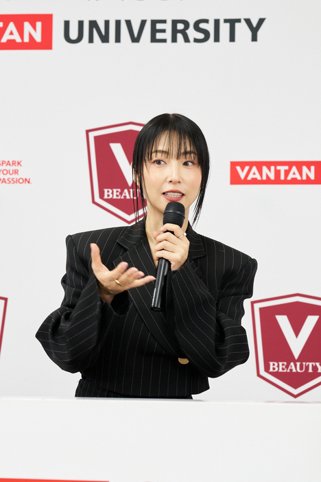 バンタン名誉学長のMEGUMIが美容業界を目指す男子高校生に向け特別授業を実施 (FASHIONSNAP) - Yahoo!ニュース