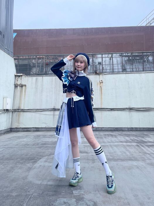 「結婚!?びっくり」卒業から4年…元アイドルが電撃婚！〝共に179センチ〟人気お笑い芸人と夫婦2Sに祝福の声「おめでとう」「幸せそうな笑顔」 (西スポWEB OTTO！) - Yahoo!ニュース