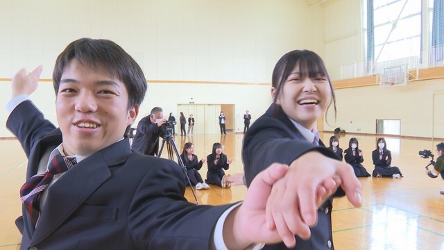 山形県内の高校で社交ダンスの発表会 30年前から体育の授業に取り入れる (YBC山形放送) - Yahoo!ニュース