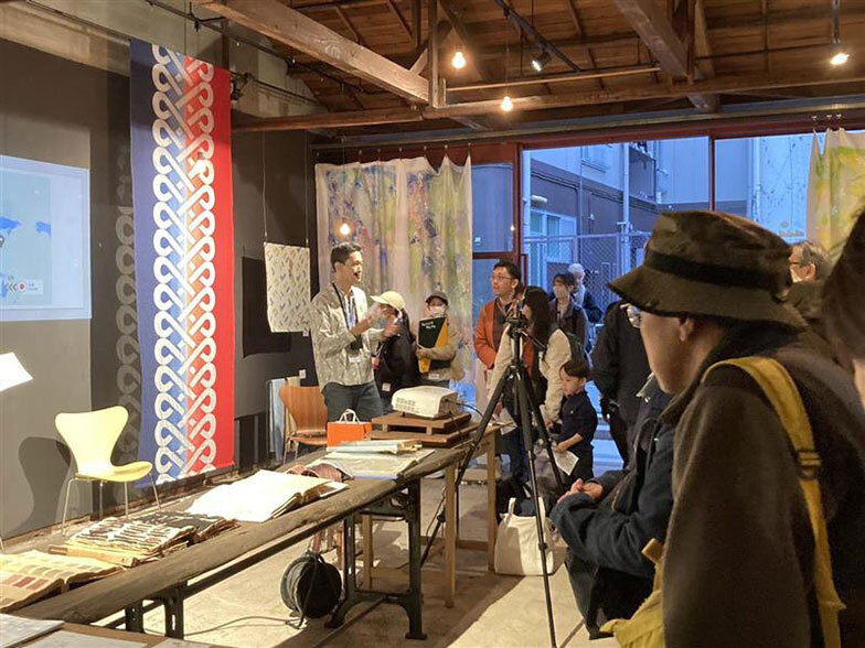 「八王子芸術祭2025」9割廃業の織物の街、使われなくなった工場跡を舞台に10年かけて記憶を次世代につなぐ挑戦 (SUUMOジャーナル) - Yahoo!ニュース