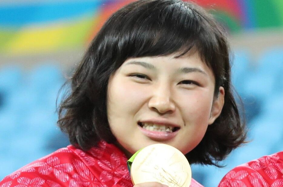 産後4カ月…レスリング土性沙羅さん〝雰囲気がらり〟お宮参り着物ショットに「すっかりお母さんで奥様で…」 (西スポWEB OTTO！) - Yahoo!ニュース