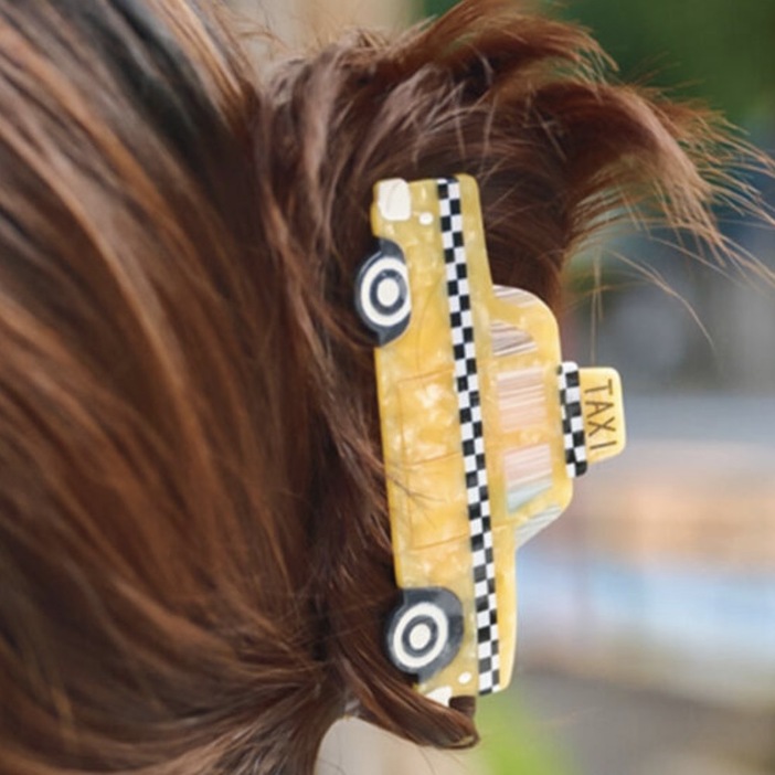 【30代のヘアアレンジ】こなれた『まとめ髪』が大人気！シュシュ派とバレッタ派を調査｜CLASSY. (magacol) - Yahoo!ニュース