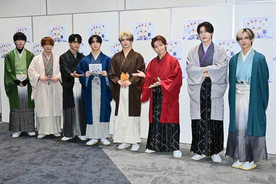 OCTPATH、初カレンダーは200点 古瀬直輝は「めくるたびにイケメンが出てくる」と自画自賛 (ENCOUNT) - Yahoo!ニュース