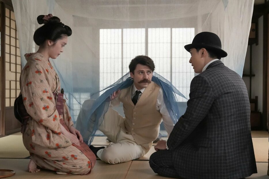 【NHK朝ドラ「ばけばけ」第8週】「シジミサン、クビ」を蚊帳とビールで乗り越えるトキ（高石あかり）とヘブン（トミー・バストウ） “西洋の歩き方”がつなぐ「心」 (AERA DIGITAL ...