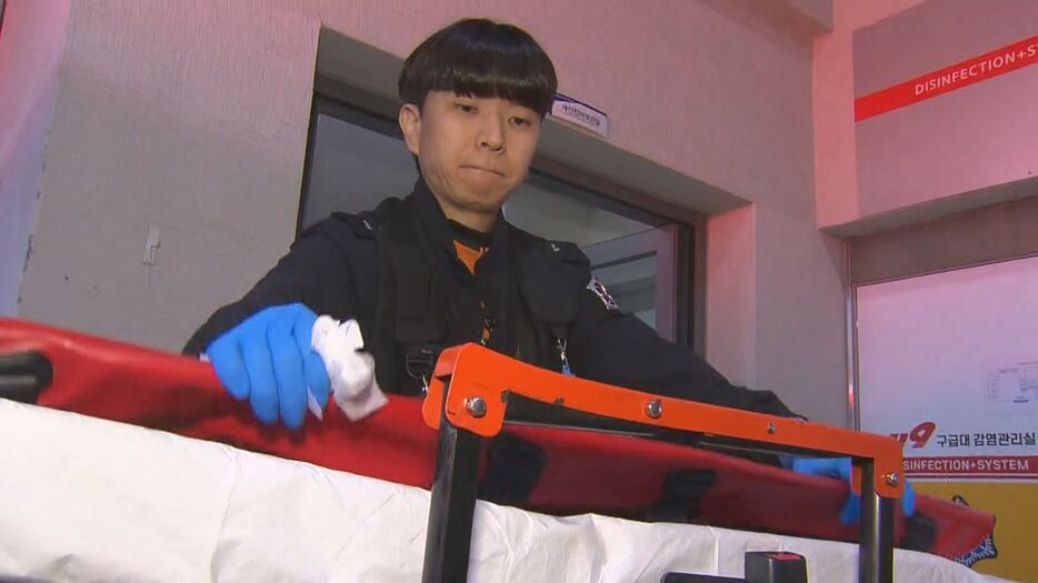 “血まみれの現場で家族を蘇生する夢を見る”消防士が抱えるトラウマ 159人死亡ソウル・梨泰院事故から3年 (FNNプライムオンライン) - Yahoo!ニュース