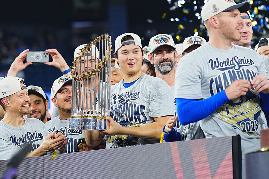 WS連覇→“即販売”グッズに騒然 凝った仕掛け…米羨望「ド軍ファンじゃないけど欲しい」 (Full-Count) - Yahoo!ニュース