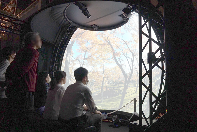 ＜NHK技研公開＞30K360度カメラと半球スクリーンのイマーシブ体験／世界初のマルチレイヤー対応VVCリアルタイムエンコーダー開発 (PHILE WEB) - Yahoo!ニュース