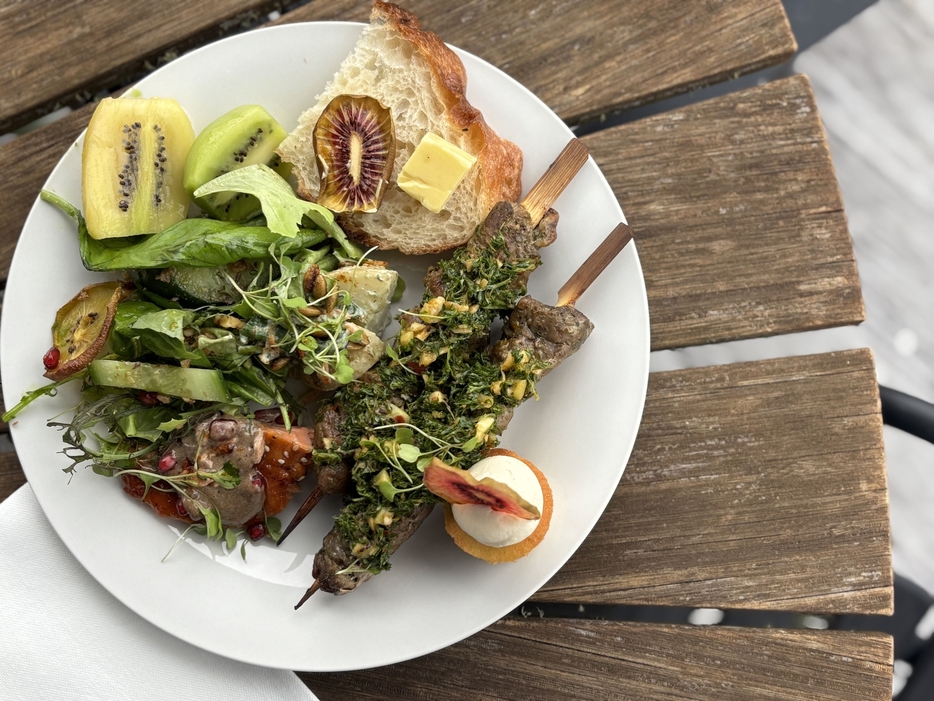 川口ゆかりのふたり暮らしのおしゃれレシピ「ラムとキウイに恋するニュージーランド旅」 (25ansウエディング) - Yahoo!ニュース