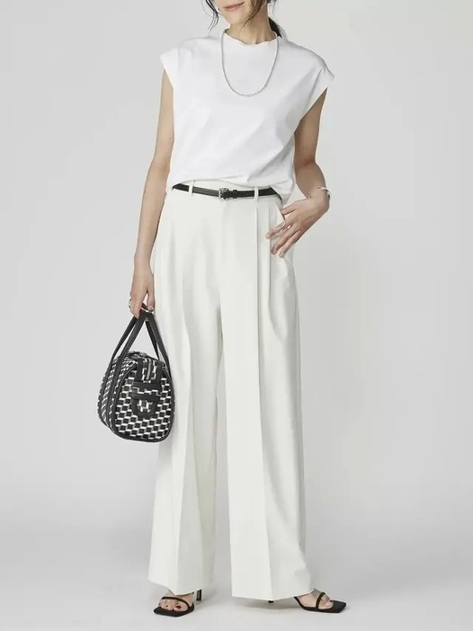 50代 ゆとりのあるシルエットがおしゃれ！体型を気にせず着れる「50代の夏コーデ」10選 (Web eclat) - Yahoo!ニュース