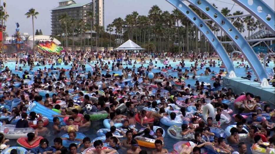 ナガシマジャンボ海水プールの秘密！大波は1枚の鉄板で起こしていた！？家族でお出かけしたい夏スポットに完全密着！（前編） (CBCテレビ) - Yahoo!ニュース