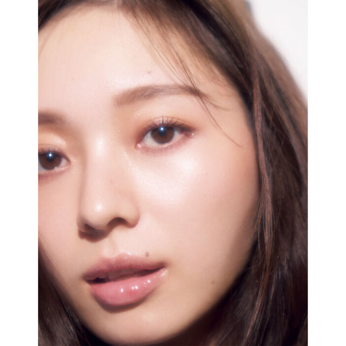 乃木坂46【梅澤美波さん】肌・ボディ・メークの秘密を全部教えます！｜CLASSY. (magacol) - Yahoo!ニュース