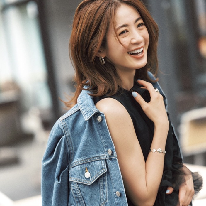 【マンネリになりがちな夏オシャレに！】自信満々に着られる大人の黒ワンピース【着こなし11選】｜STORY (magacol) - Yahoo!ニュース