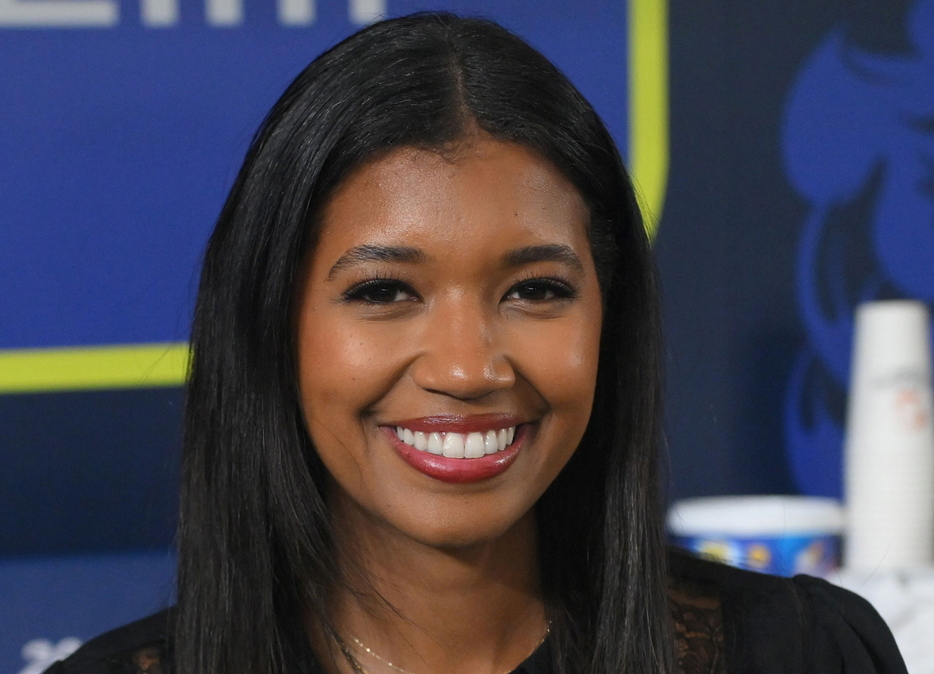 ド軍レポーターが絶叫祝福「HE’S BACKKKK！」とテオスカーに 「選手を盛り上げるのは私の仕事」にSNS共感「素晴らしい仕事をしてる！」 (デイリースポーツ) - Yahoo!ニュース