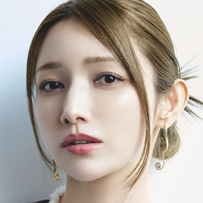 後藤真希さん「デビュー当時、目覚めたら知らない駅で…」｜VERY (magacol) - Yahoo!ニュース