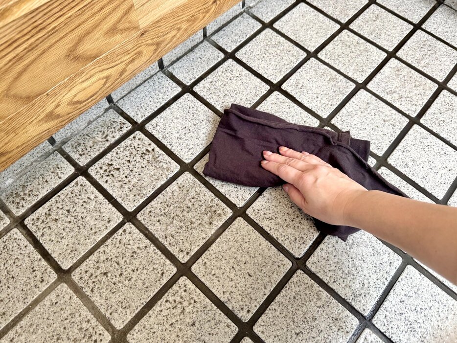 着古したTシャツを「ボロボロとほつれない」ウエスに！家じゅうの古布を活かす、掃除アイデア4連発 (ESSE-online) - Yahoo!ニュース