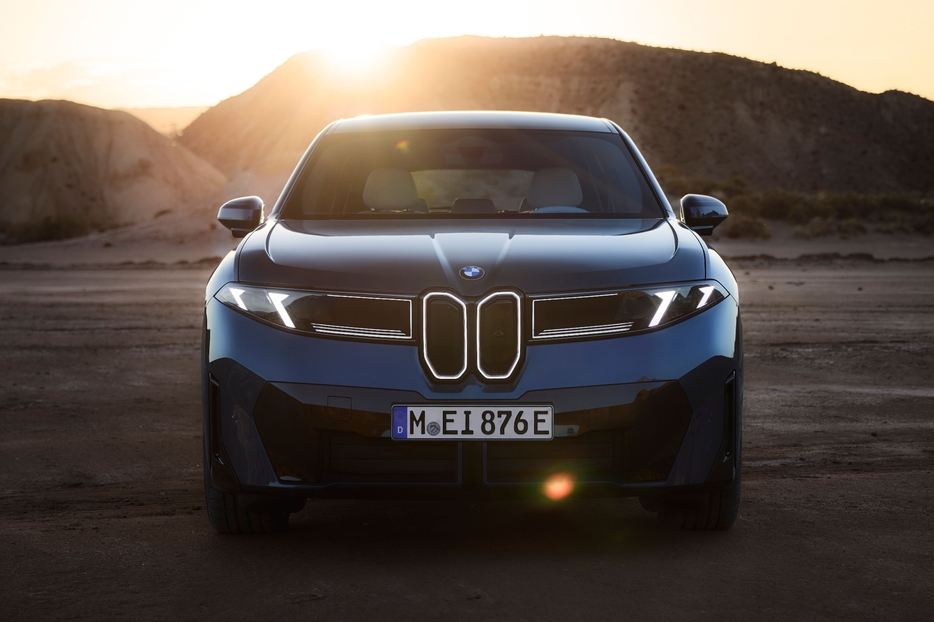 新型BMW iX3登場 “ビーエム”の歴史が変わるぞ!!! (GQ JAPAN) - Yahoo!ニュース