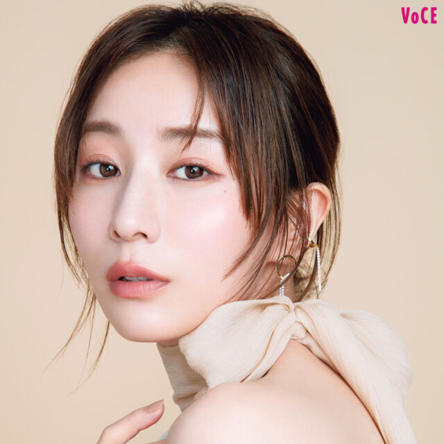 マネすれば“みな実顔”になれる！大人っぽくて品がよい洗練ヌーディなメイクを解説〈田中みな実〉 (VOCE) - Yahoo!ニュース
