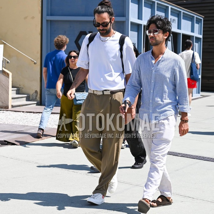 【白スニーカー 最新メンズコーデ】注目の海外着こなし&王道モデルをピックアップ (OTOKOMAE) - Yahoo!ニュース