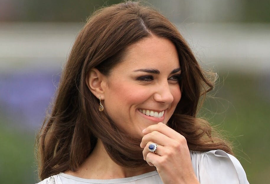 あの婚約指輪も…キャサリン皇太子妃が魅せる王室サファイアの輝き (25ans（ヴァンサンカン）) - Yahoo!ニュース