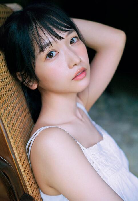 ＜STU48高雄さやか＞いつもより露出度が高い！ 艶やかな表情も 「B.L.T.」登場 (MANTANWEB) - Yahoo!ニュース