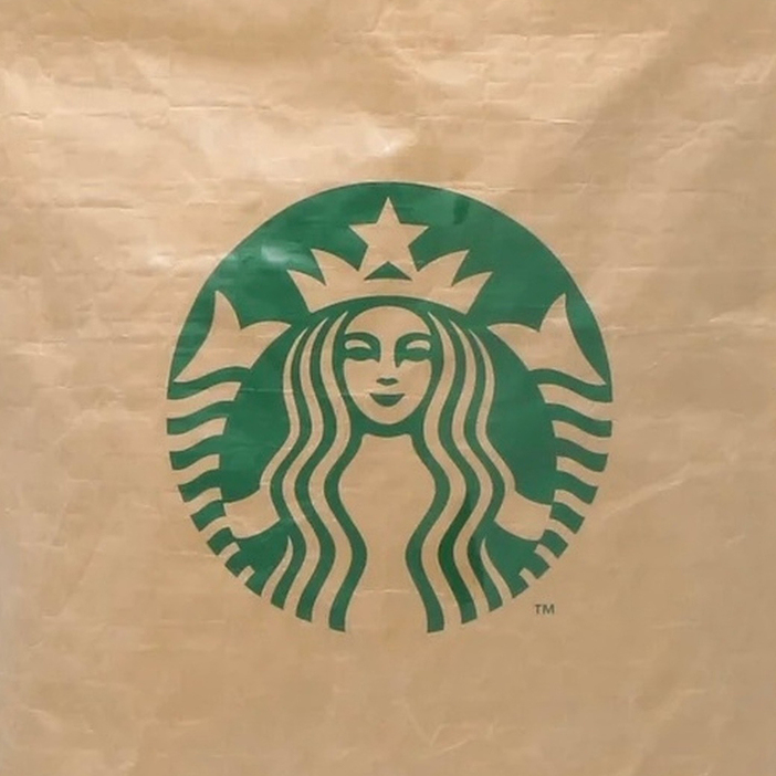 【大人のスタバ】ビームスとスターバックスがタッグを組んだ新定番「STARBUCKS STAND by BEAMS」が誕生！ (UOMO) - Yahoo!ニュース