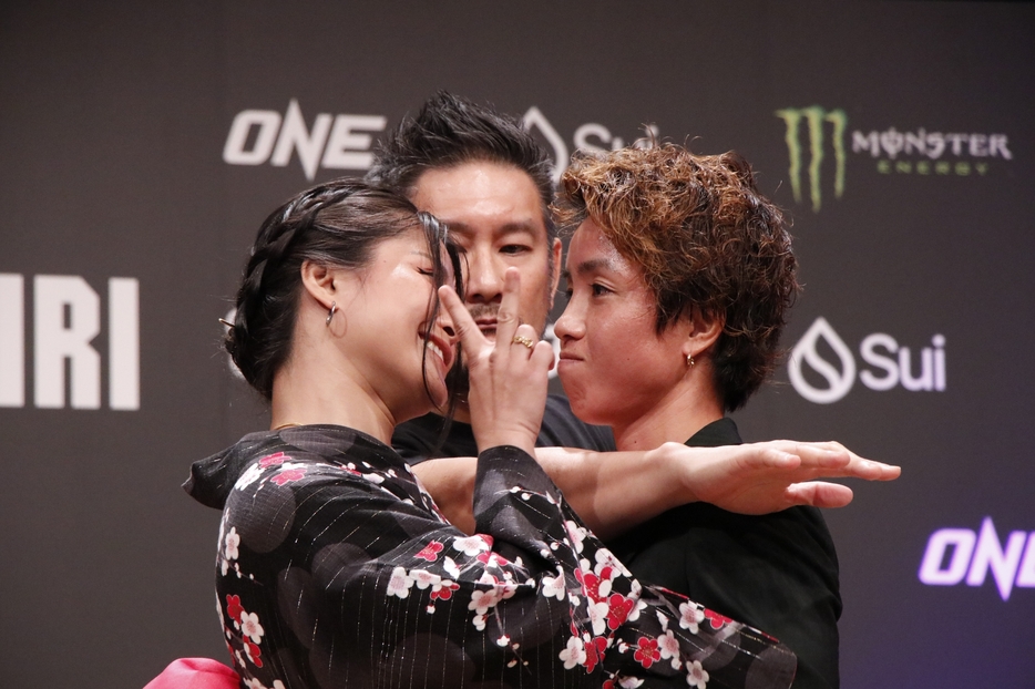 【ONE】復帰戦のスタンプ「自分がどのぐらいまで戻っているかを確認してみたい」、KANAは“KO”を強化「スタンプ選手をKOしたいと思う」 (ゴング格闘技) - Yahoo!ニュース
