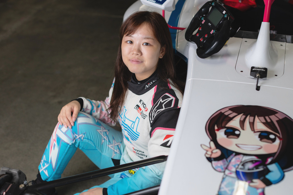 4輪キャリア2年目でフォーミュラ。葛藤を乗り越えた美術系女子大生のルーツと展望【KYOJOインタビューVol.11／白石いつも】 (オートスポーツweb) - Yahoo!ニュース