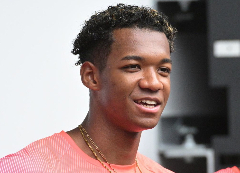 世陸入賞の村竹ラシッド「今でも夢じゃないかと」まさかの対面 憧れ人物と凄い2S「戦う男同士かっこいい」「私たちもあなたの虜」 (デイリースポーツ) - Yahoo!ニュース