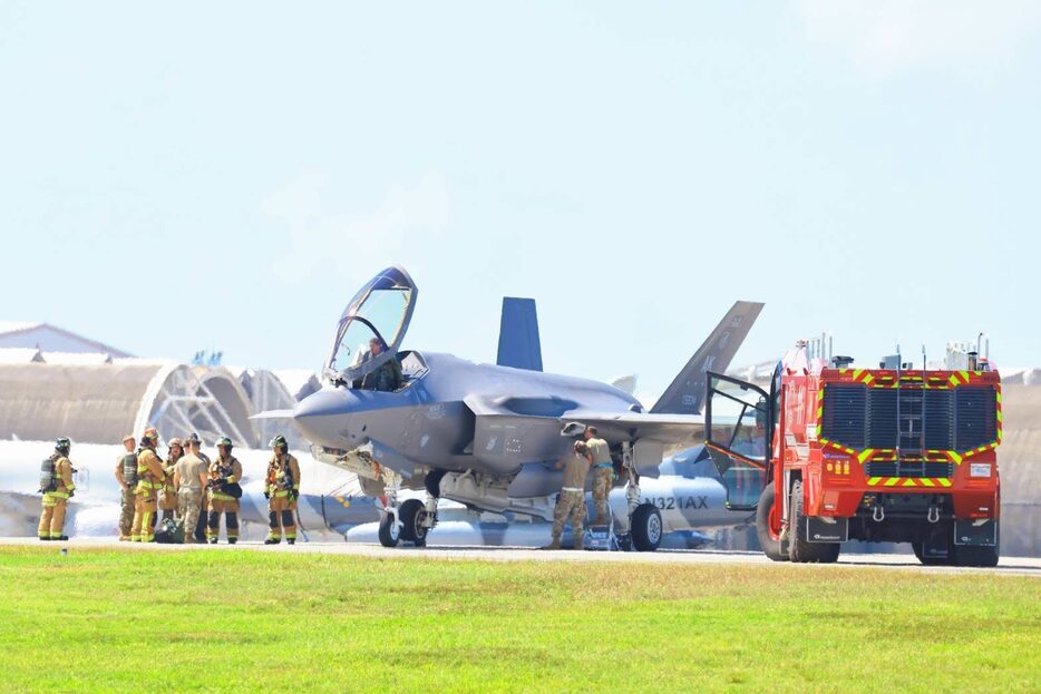 機関砲不具合か、米軍F35A機が緊急着陸 沖縄・嘉手納基地 (琉球新報) - Yahoo!ニュース