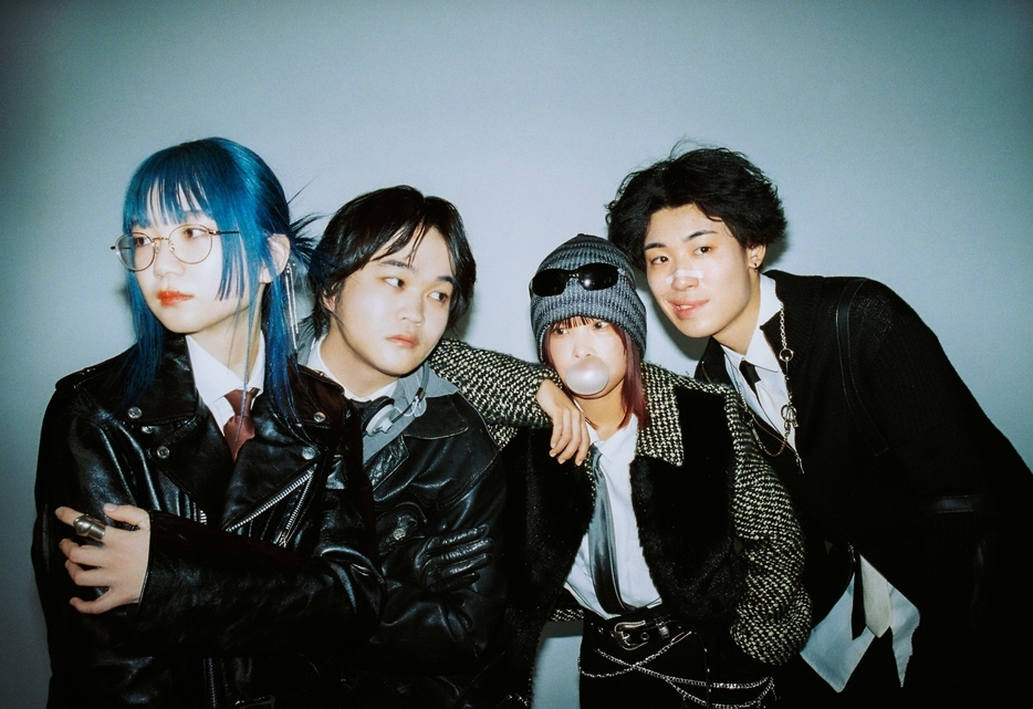 現役大学生ロックバンド35.7、本日リリースのEP『火星探索』よりリード曲「百年公約」MV公開 (Bezzy) - Yahoo!ニュース