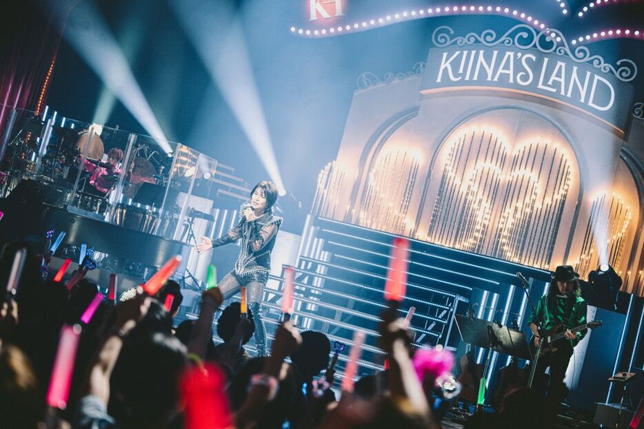 氷川きよし＋KIINA.コンサートツアー東京公演レポート 48歳誕生日を目前に迎え「皆さんの生きる希望になりたい」「挑戦！挑戦！」と宣言 (婦人公論.jp) - Yahoo!ニュース