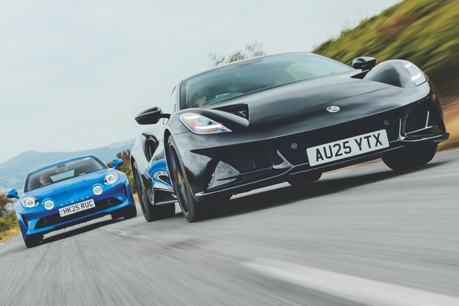 4気筒ミドシップ比較（1） ロータス・エミーラ・ターボSE x アルピーヌA110 伝統は強み？重荷？ (AUTOCAR JAPAN) - Yahoo!ニュース