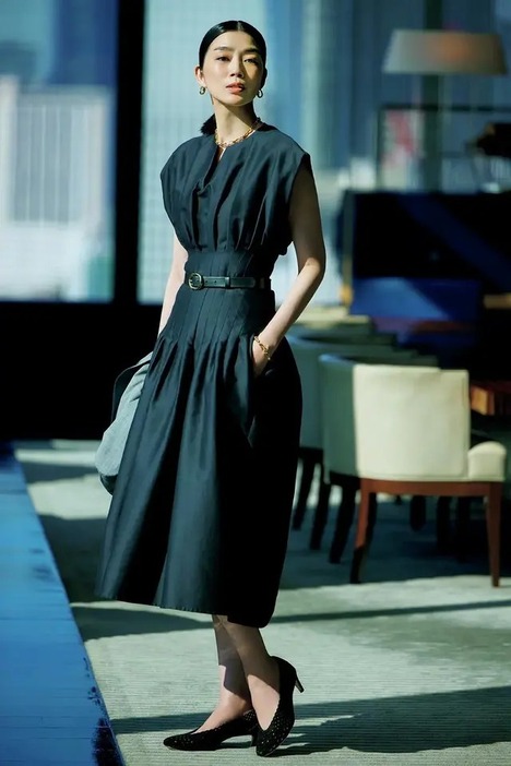 50代には”シックな黒”が似合う！大人の女らしいスタイル (Web eclat) - Yahoo!ニュース