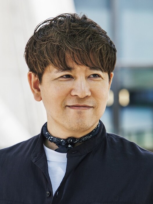 【髪型実例】「ちょいパーマの前髪」で40・50代イケオジがマイナス8歳!? (Web LEON) - Yahoo!ニュース