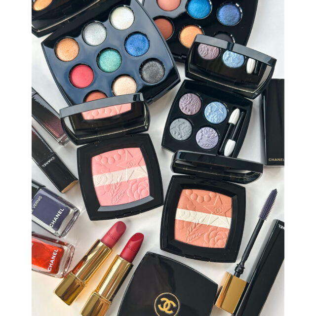 【シャネル・クリスマスコフレ】銀河のように壮大で鮮やかなホリデーコレクション (VOCE) - Yahoo!ニュース
