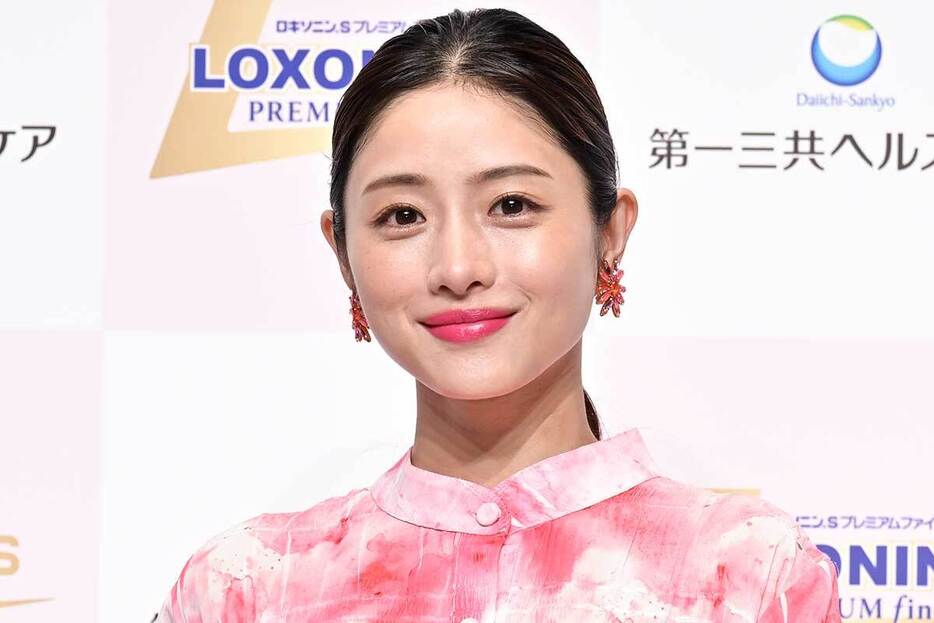 石原さとみ、産後復帰した姿にネット衝撃「今まで以上に美人になってる」「可愛さパワーアップ」 (ENCOUNT) - Yahoo!ニュース