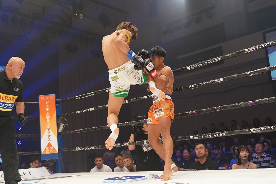 再起戦で勝利の龍聖が「令和のカリスマになる」と宣言。久井大夢に2連勝の男からダウンを奪っての判定勝ち【GOAT】 (TOKYO HEADLINE WEB) - Yahoo!ニュース