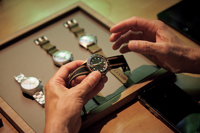 革新と伝統が同居する ハミルトン「カーキ フィールド」の現在地【GoodsPress“時計大研究”2025-2026】 (＆GP) - Yahoo!ニュース