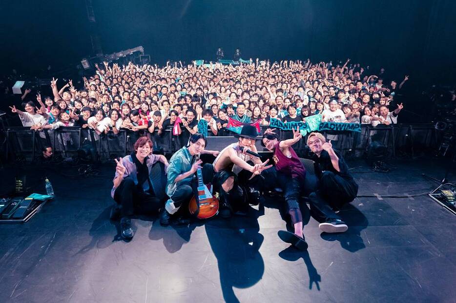 RADWIMPS、メジャーデビュー20周年特番を放送 デビュー初期の代表曲から最新曲までを披露 (vois ヴォイス) - Yahoo!ニュース