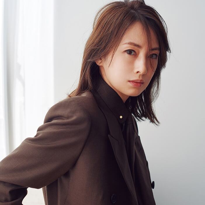 ロロ・ピアーナ、バブアーetc.北川景子が想う“ラグジュアリー“な装いと、その価値観 (OCEANS) - Yahoo!ニュース